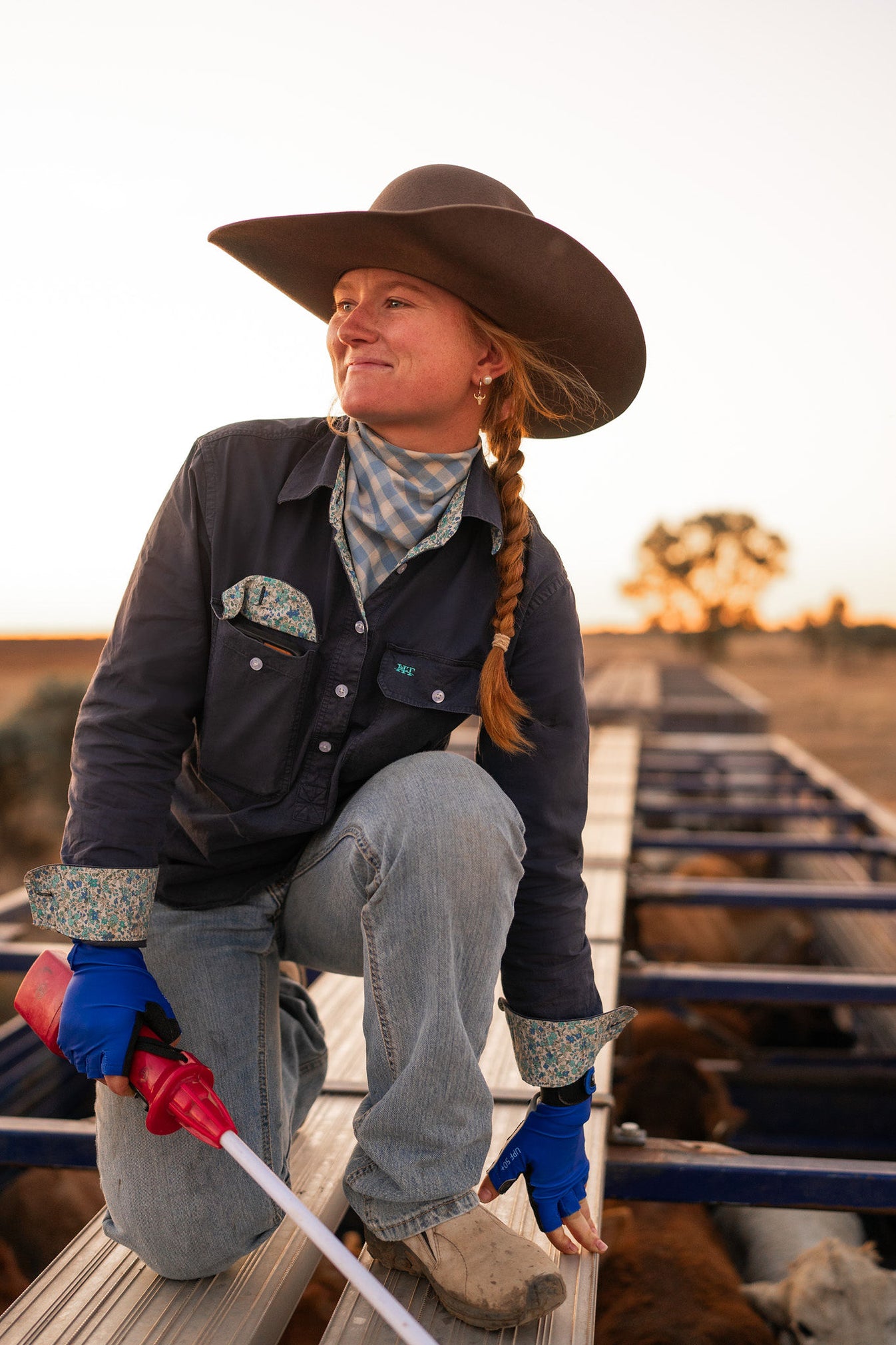 'The Staple Blue' UPF50+ Gloves – FarmHER Hands